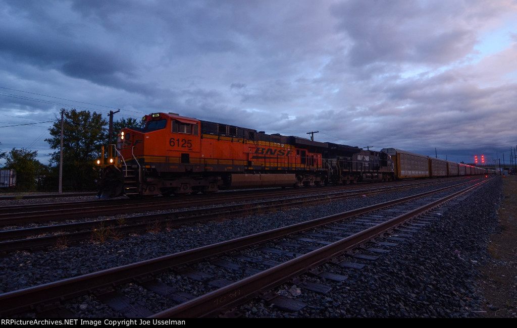 BNSF 6125